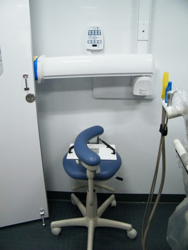 DSCF4915 Harris Cty dental Rear Exam Room Midmark Assistant stool ...